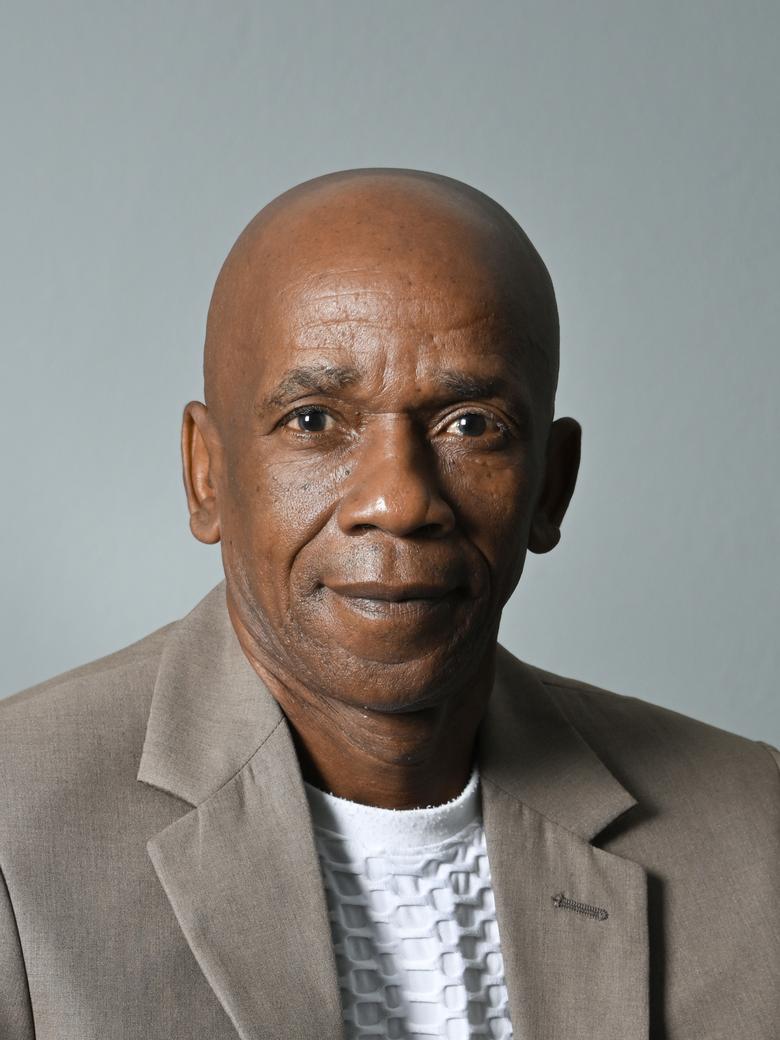 Dr SL Tshabalala